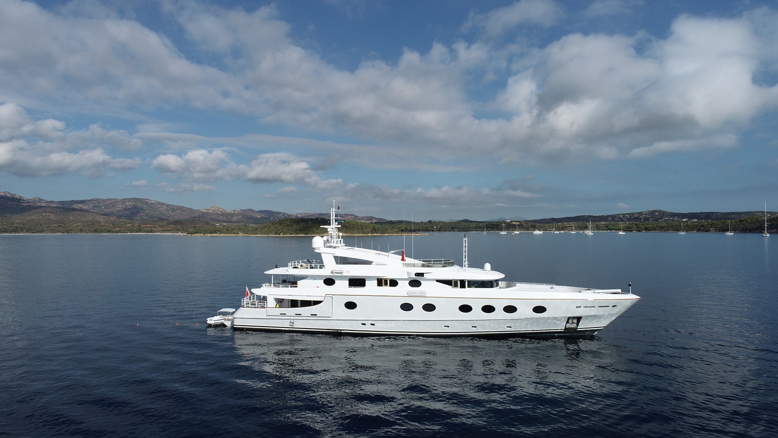 Yacht QUEEN AIDA, Benetti | CHARTERWORLD Luxury Superyacht Charters